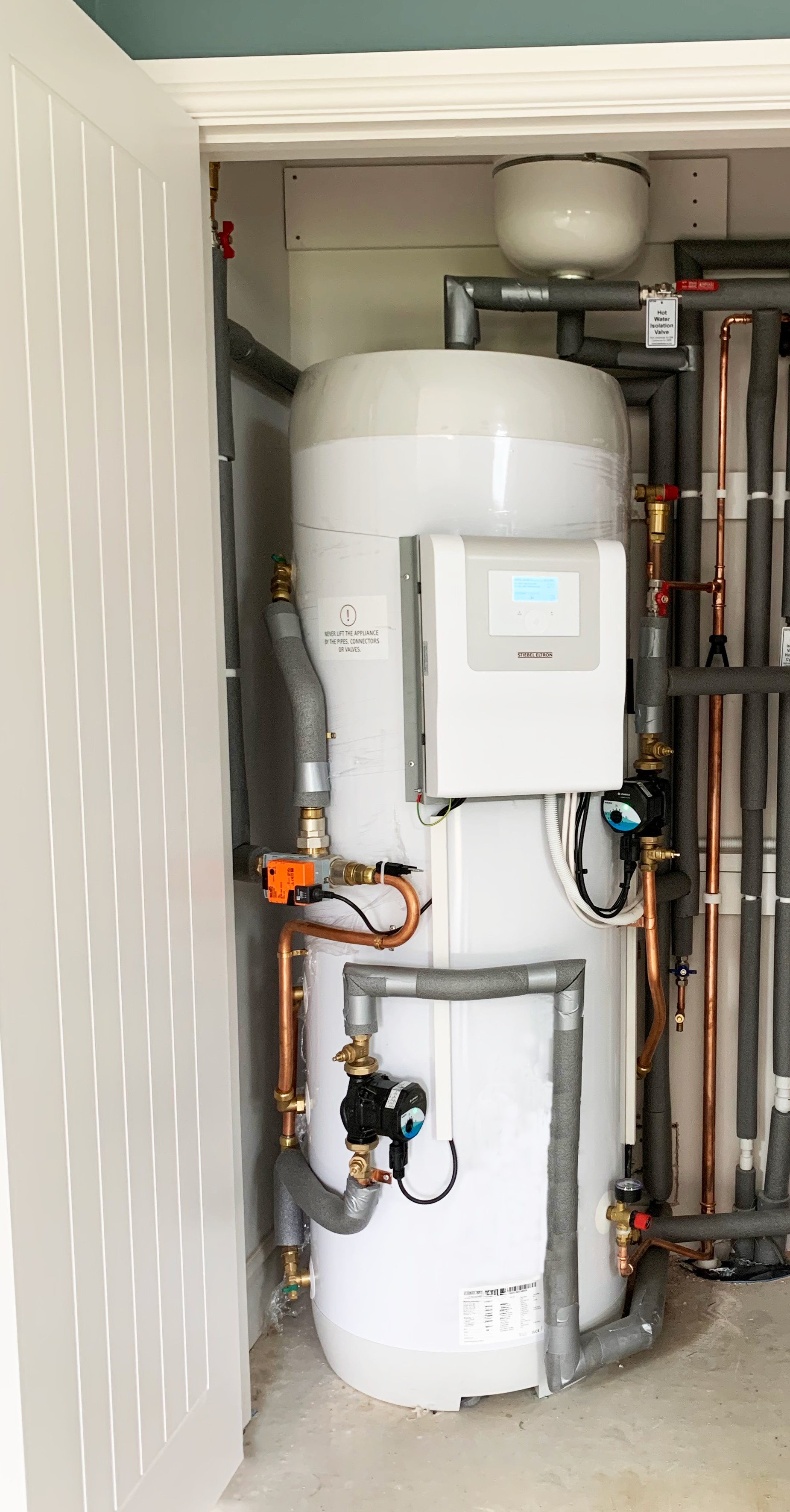 STIEBEL ELTRON launches compact system cylinder range to support ...